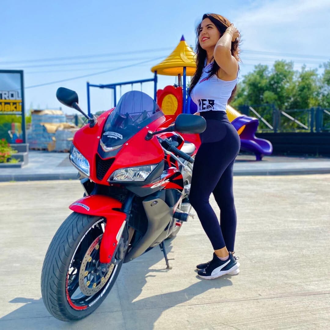 GG.bikergirls370=@aslibizat - Gifyu